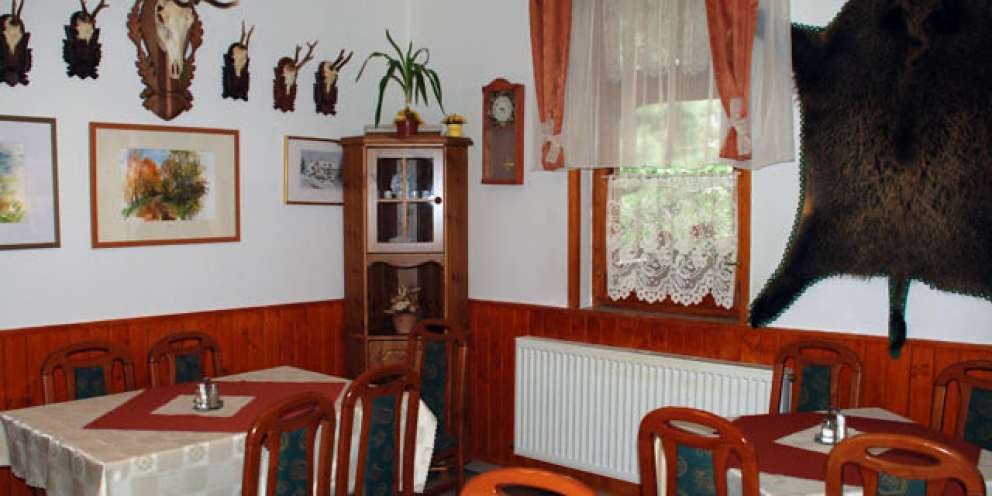 Vöröskő Kisvendéglő - Etterem.hu